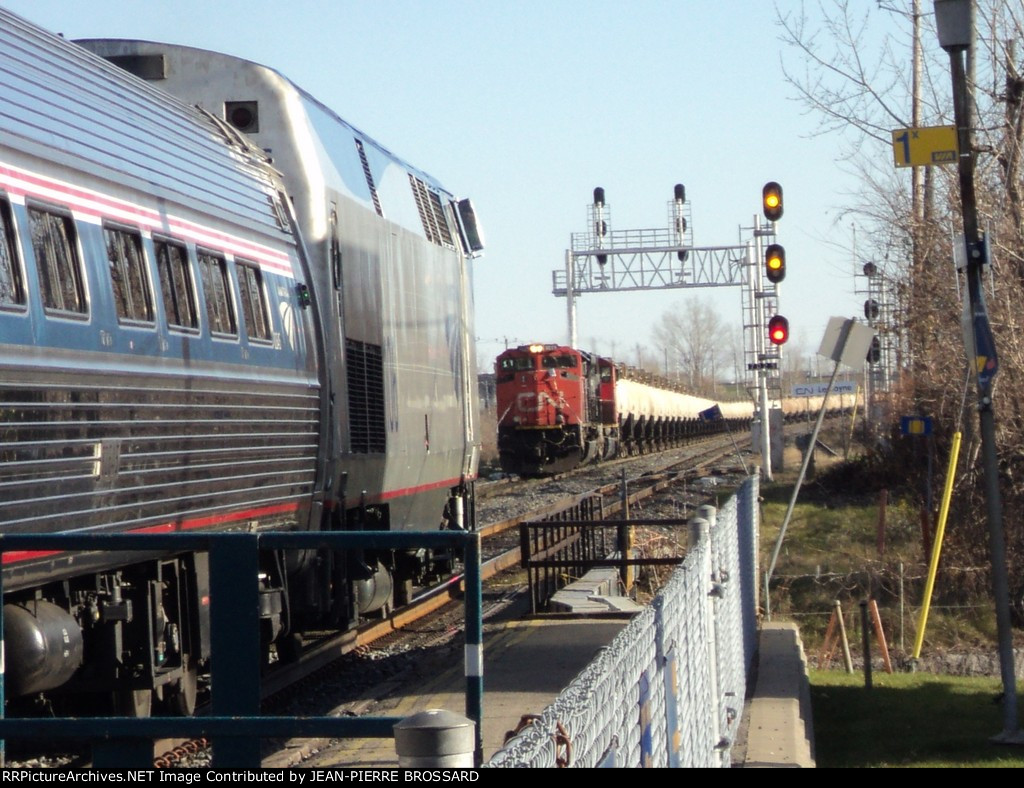 Amtrak and CN Utramar gaz train